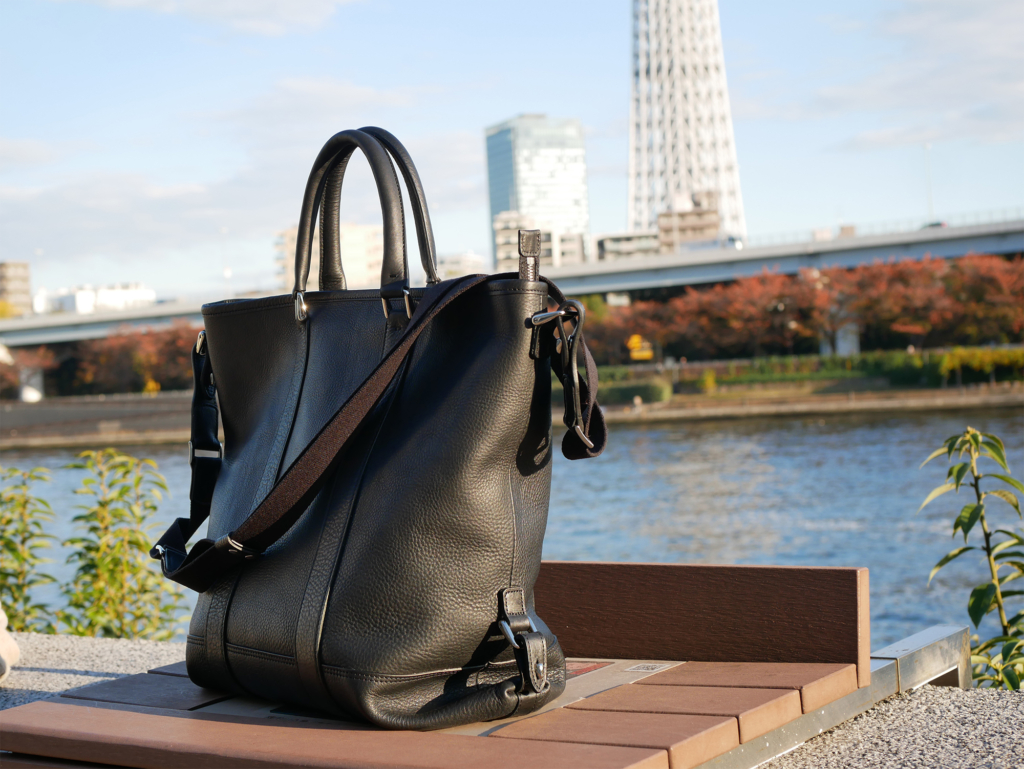 【2024年メンズバッグトレンド・秋冬編】 ハンドルのバッグにご注目 - Flathority(フラソリティ)公式通販サイト